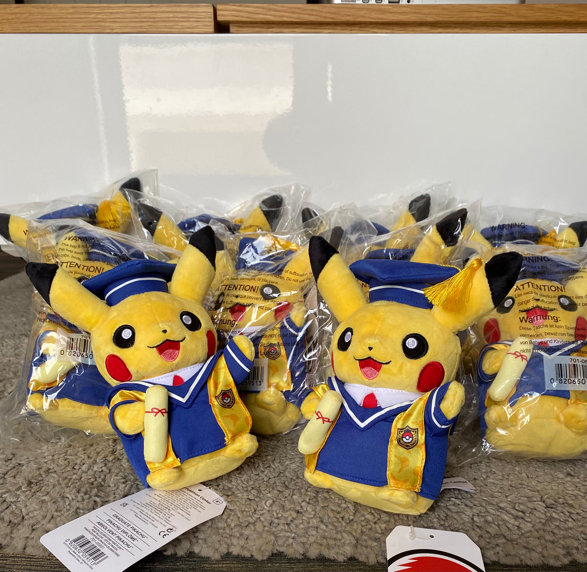 Pikachu Graduación – Alola Shop